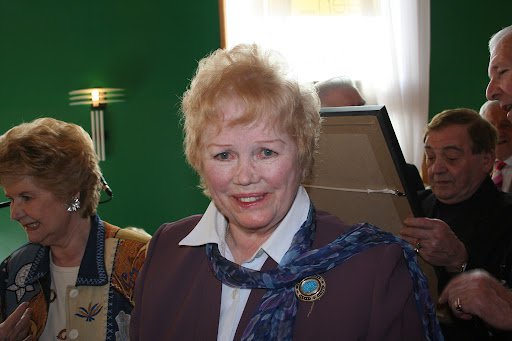 Moving tributes as acclaimed actress and soap star Fay Lenore dies