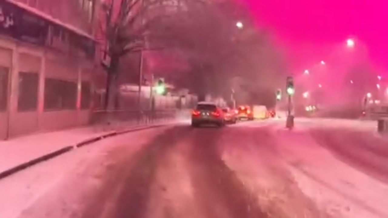 Surreal sight in Birmingham as the sky turns pink during 2026 snowstorm