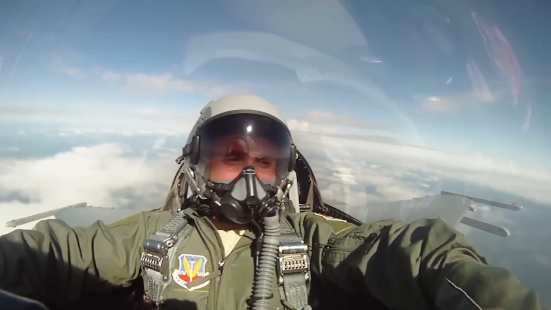 Last seconds in the cockpit: Russian Su-25 pilot ejects on camera