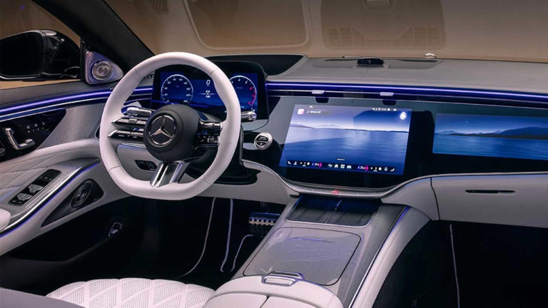Mercedes-Benz S-Class: First luxury sedan with flat-plane V8 engine