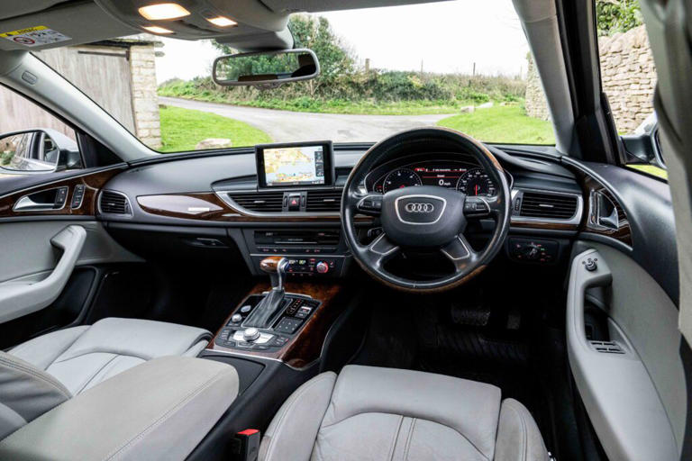 Fire up the royal Quattro! Sleek Audi once owned by King Charles up for ...