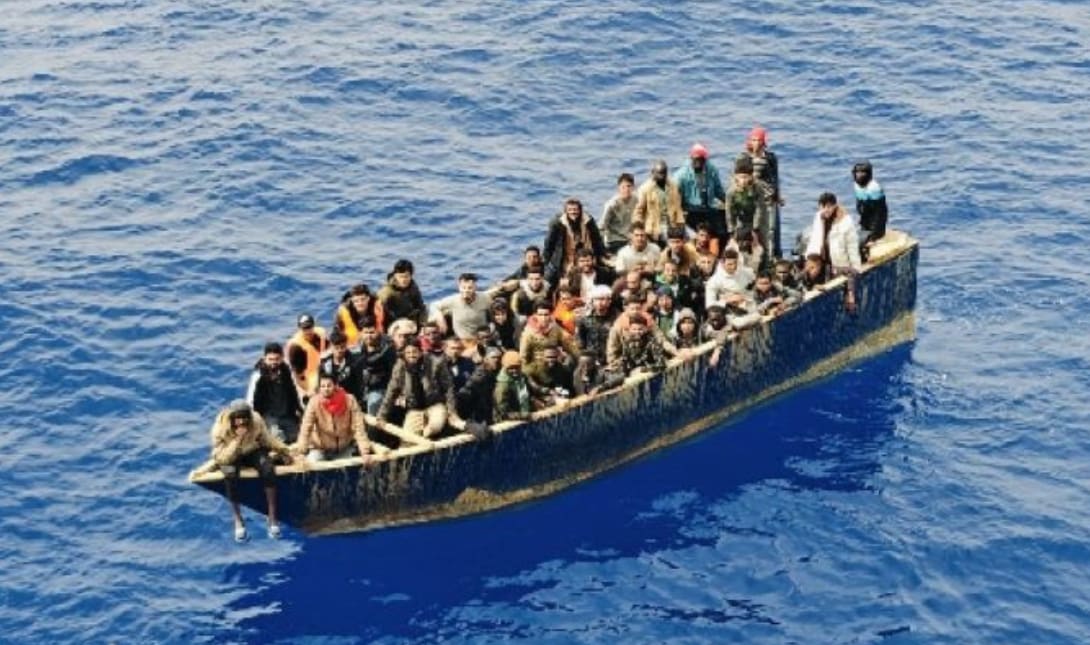 Μάγχη: Δύο γυναίκες νεκρές σε πλοίο με μετανάστες