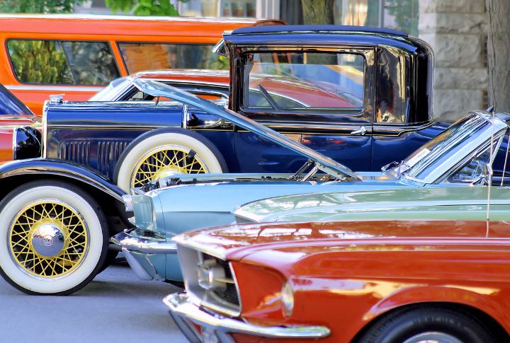 The 15 coolest vintage cars with wide wings