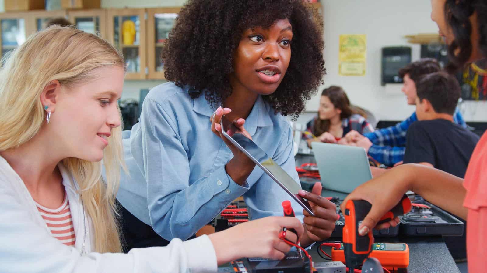 12 high school traditions baby boomers experienced that are rare today