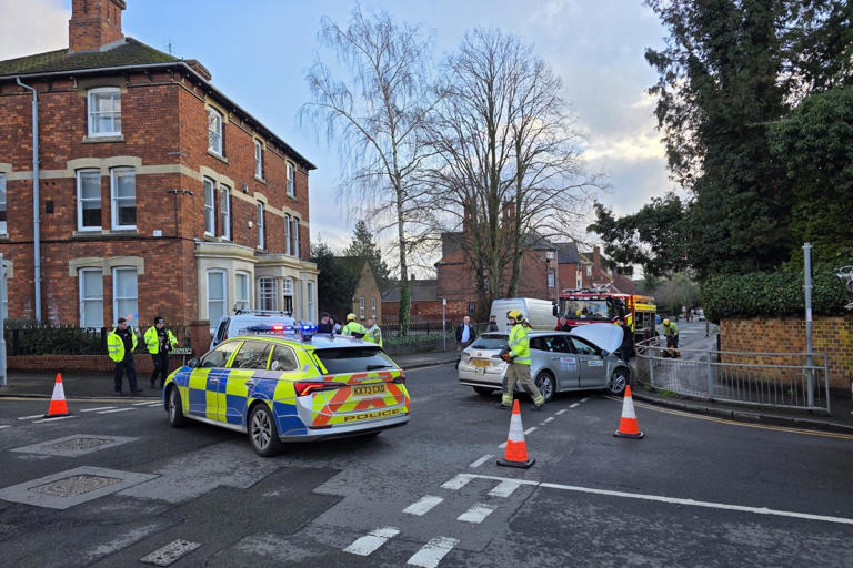Emergency services on scene of Kettering crossroads crash