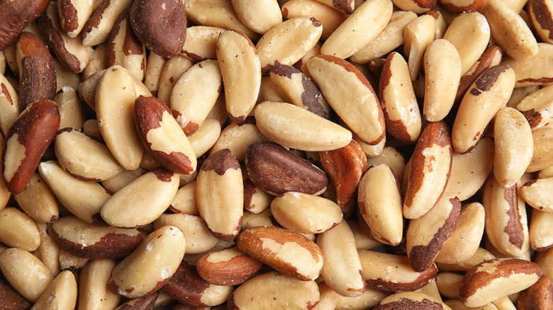 6 nuts you should eat more and 6 to avoid