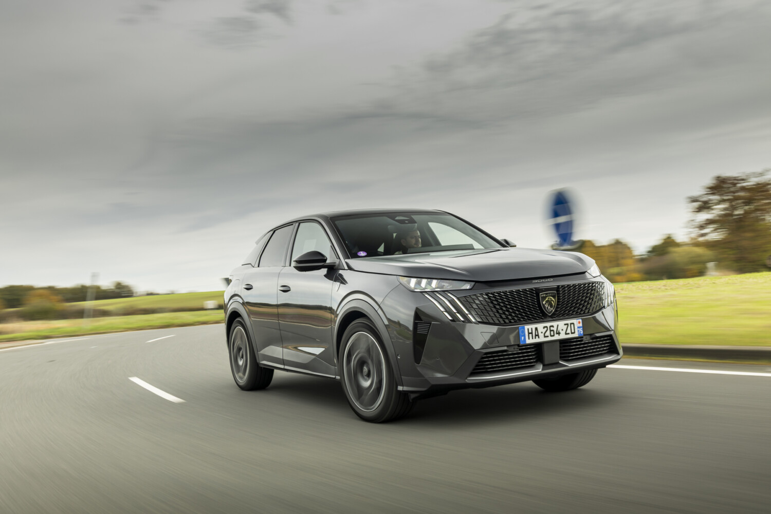 Essai - Peugeot 3008 (hybride rechargeable) : que vaut-il face à ses ...