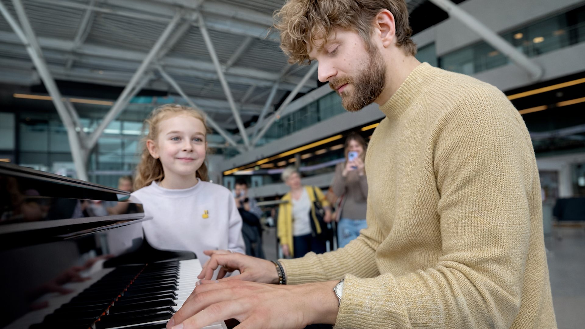 Let it go duet with a 6-year-old girl