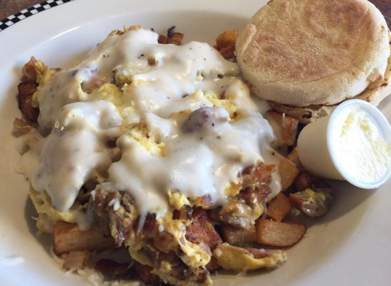 5 chain restaurants famous for massive breakfast skillets