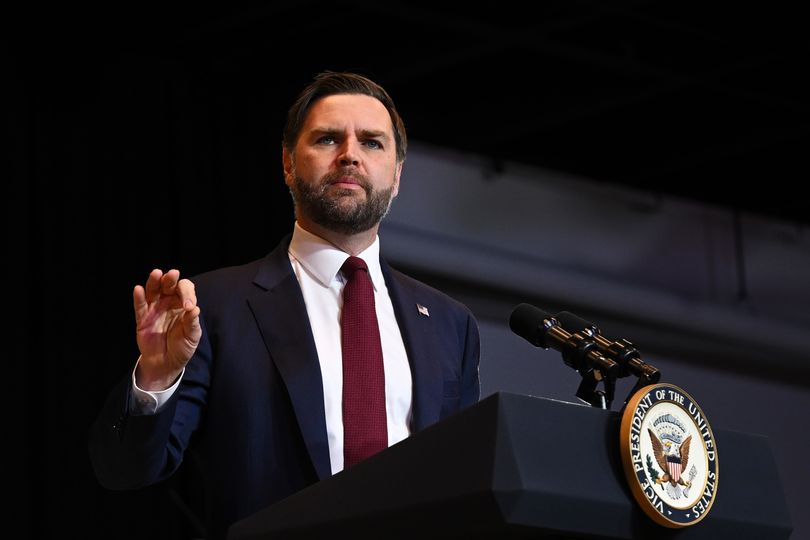JD Vance refuses to apologize to Alex Pretti's family after spreading ...