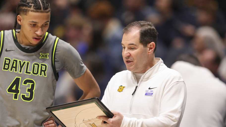 Baylor basketball scores a big visit from a professional big man