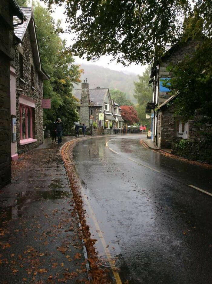 People who find comfort in rain share 39 pictures to explain why
