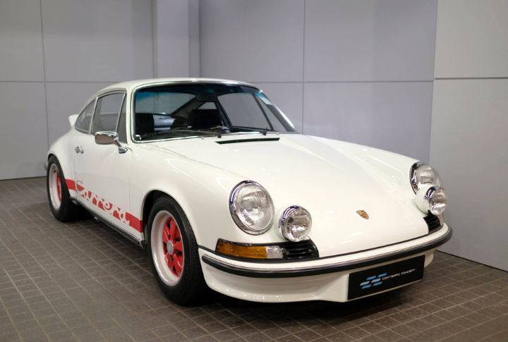 The 15 coolest vintage cars with wide wings
