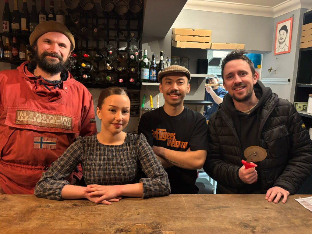 Restaurant charging £100 for a Hawaiian finally sells first pricy pizza