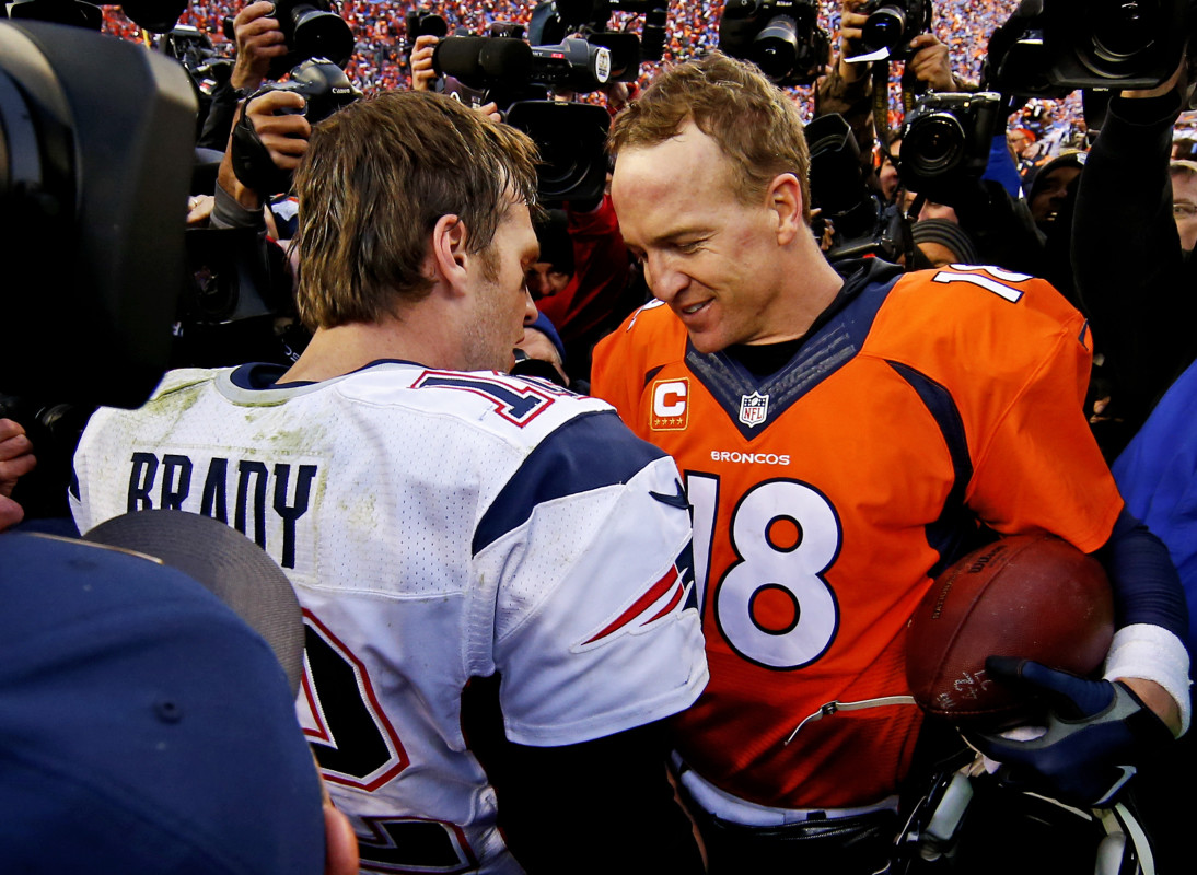 Peyton Manning's Super Bowl gesture has Patriots fans livid with Tom Brady