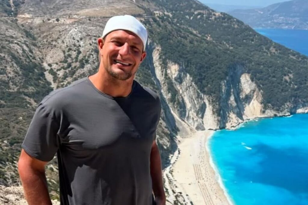 “It Can Tighten You up”- Rob Gronkowski on His Workout Shift From Heavy ...