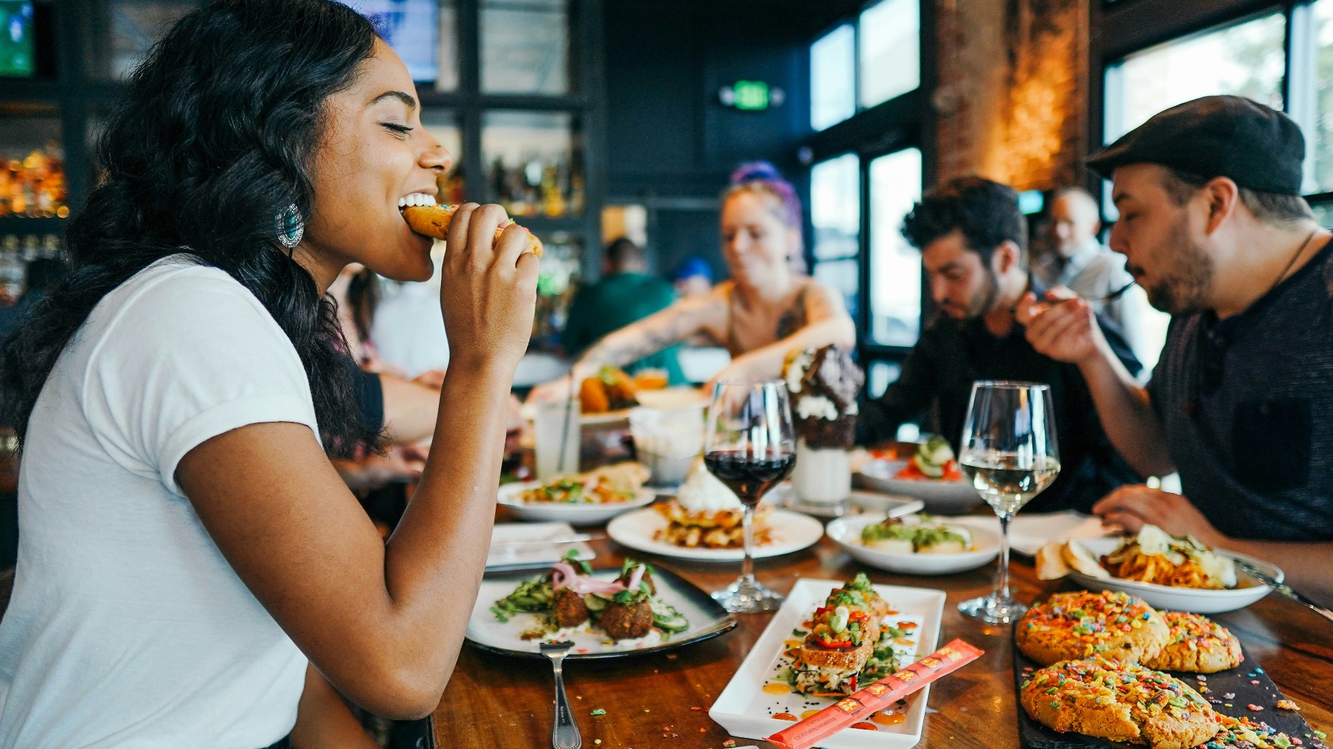Group dinner or dine solo? 10 reasons food is better with company & 10 ...