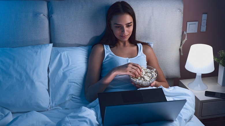 13 reasons why you may wake up in the middle of the night - and how to ...