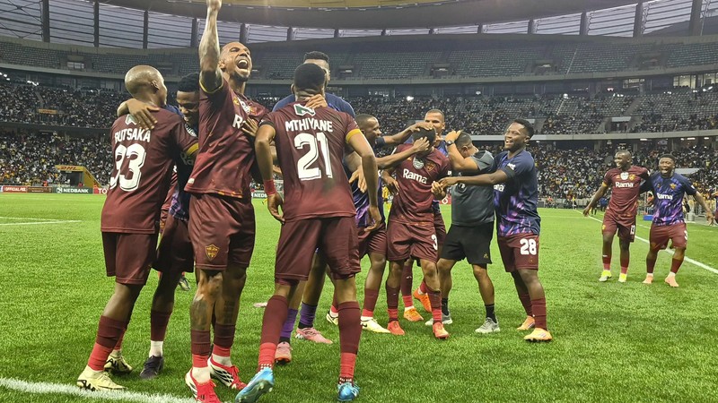 Stellenbosch FC knock out Kaizer Chiefs through Devin Titus' glorious ...