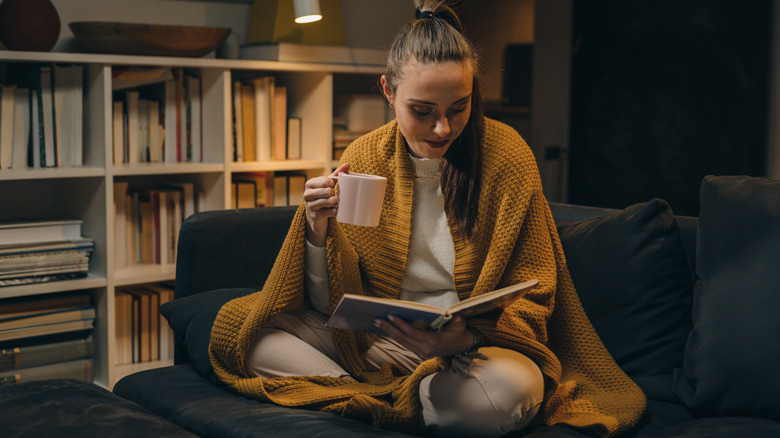 13 reasons why you may wake up in the middle of the night - and how to ...