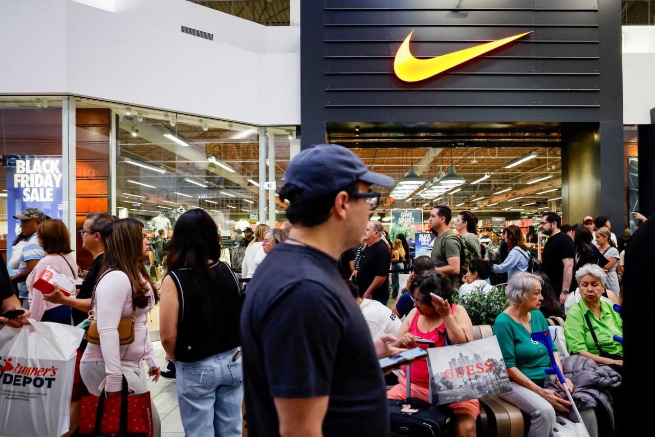 Nike is investigated for alleged discrimination against white workers