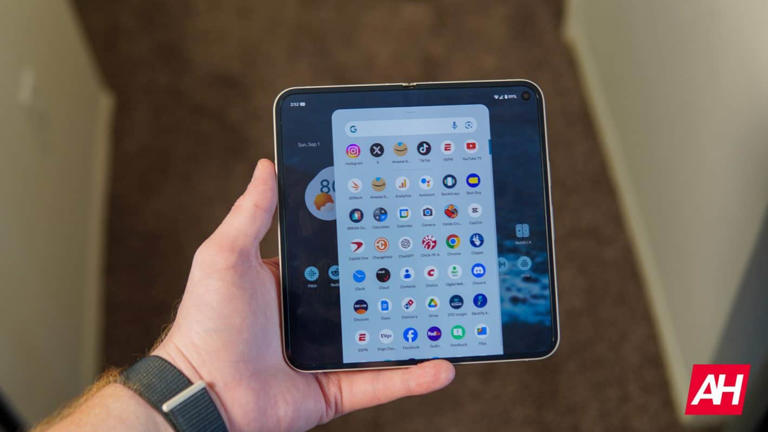 Phone comparisons: Google Pixel 9 Pro Fold vs Google Pixel 9 Pro XL
