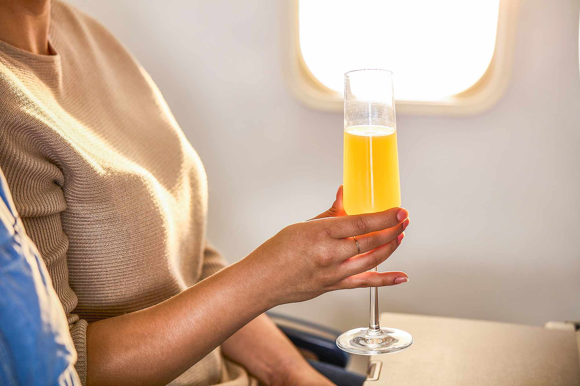 The best cocktails to drink on a plane, according to a professional ...