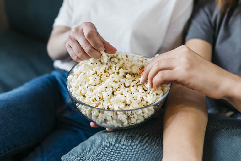 What happens to your blood sugar when you eat popcorn