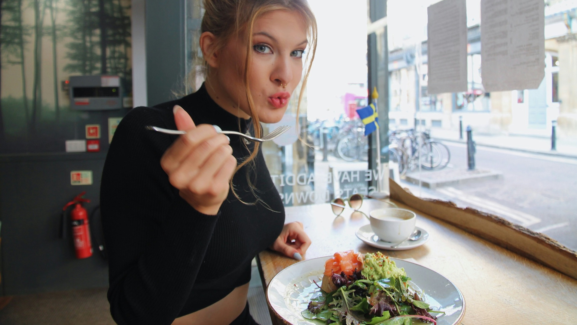 Group dinner or dine solo? 10 reasons food is better with company & 10 ...