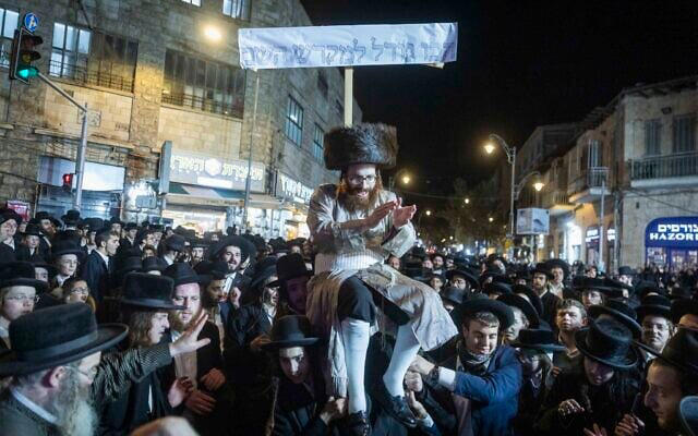 Haredi extremists pay grants to draft evaders after their release from ...