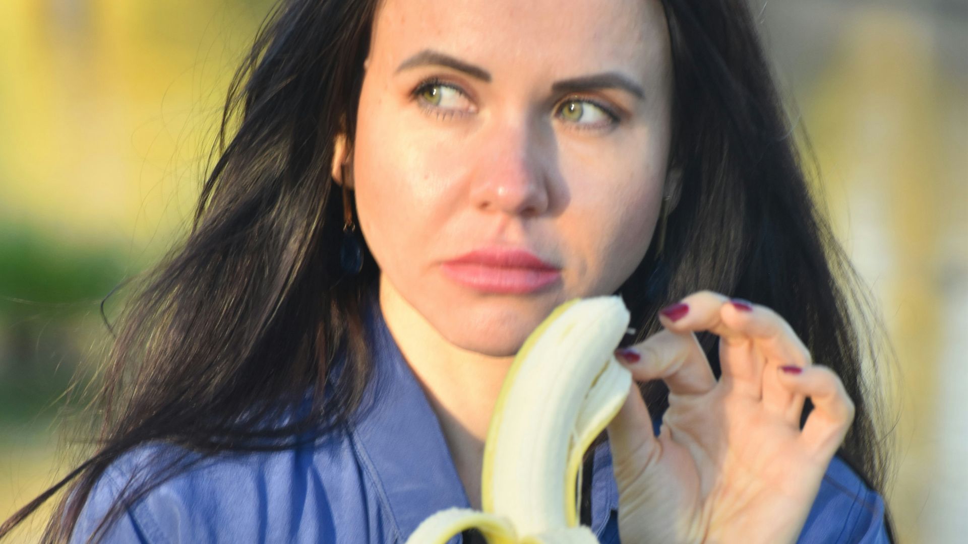 10 foods low in carbs & 10 that are surprisingly high