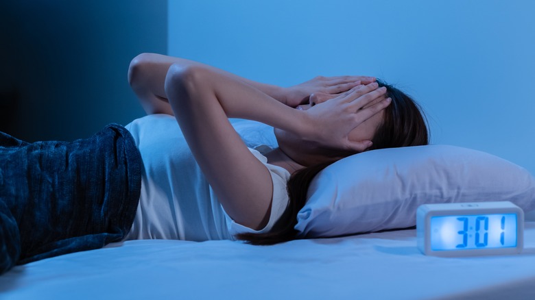 13 reasons why you may wake up in the middle of the night - and how to ...