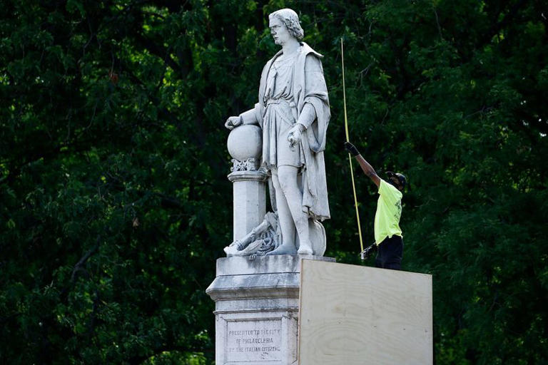 Trump installing Columbus statue at White House after BLM protestors ...