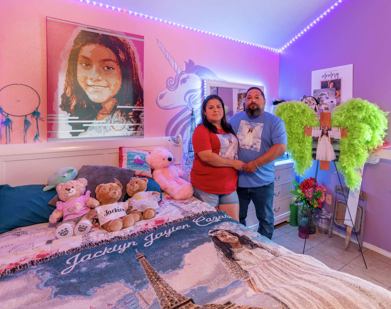 Photo of Uvalde shooting victim's parents in National Portrait Gallery ...