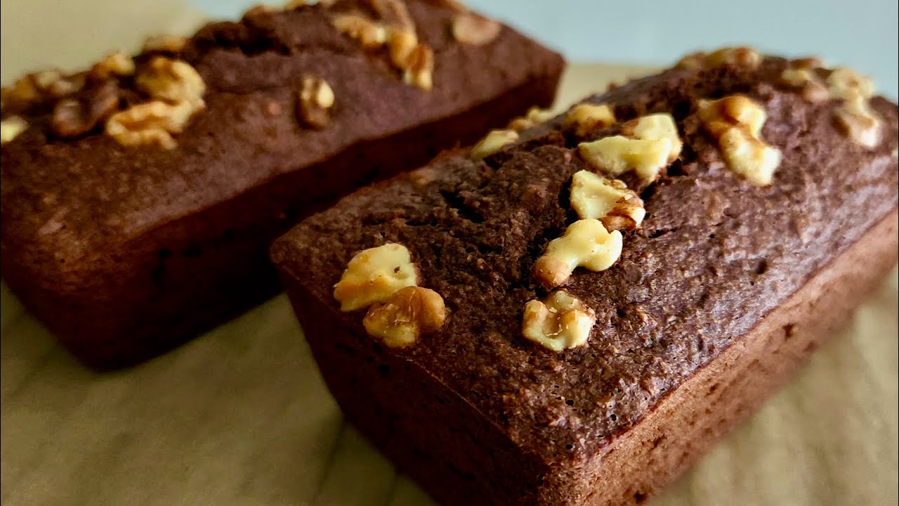Flourless chocolate banana oat bread for one | Easy blender recipe!