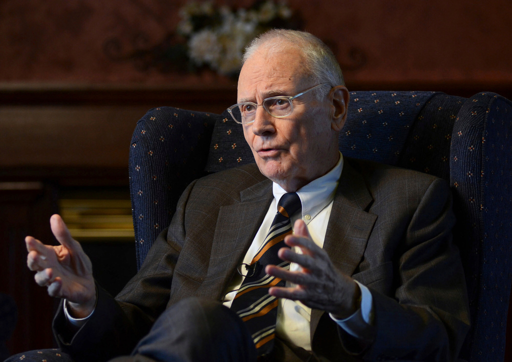 Former Rep. Lee Hamilton of Indiana, congressional overseer of US ...