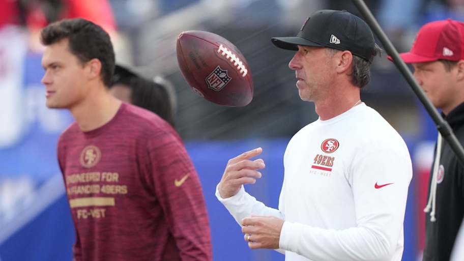 Kyle Shanahan’s wild football throw becomes a viral TV-breaking moment