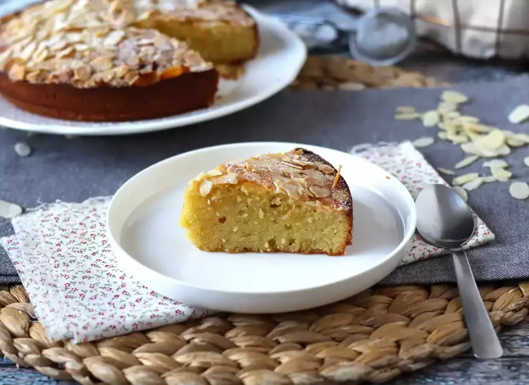 French amandier cake, the super soft almond cake