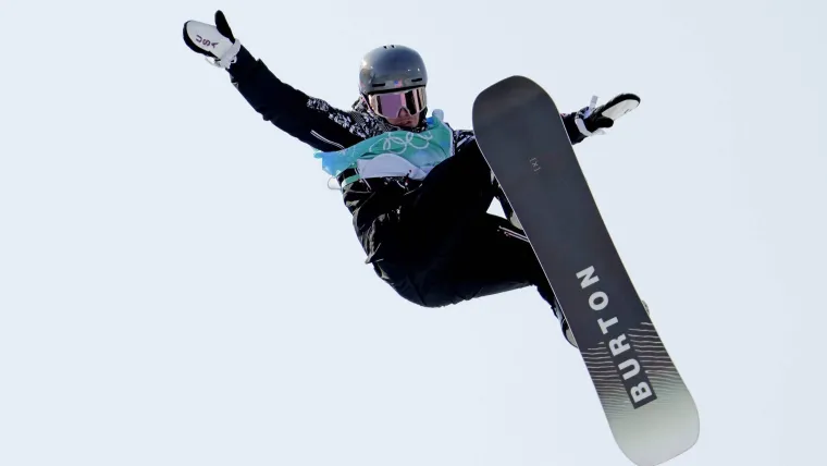 Mark McMorris injury updates: Canadian snowboarder stretchered off ...