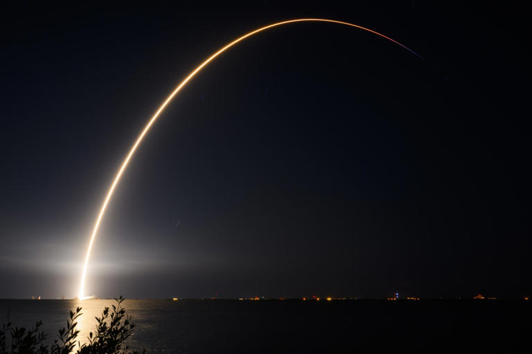 SpaceX seeks early index entry as it prepares massive IPO