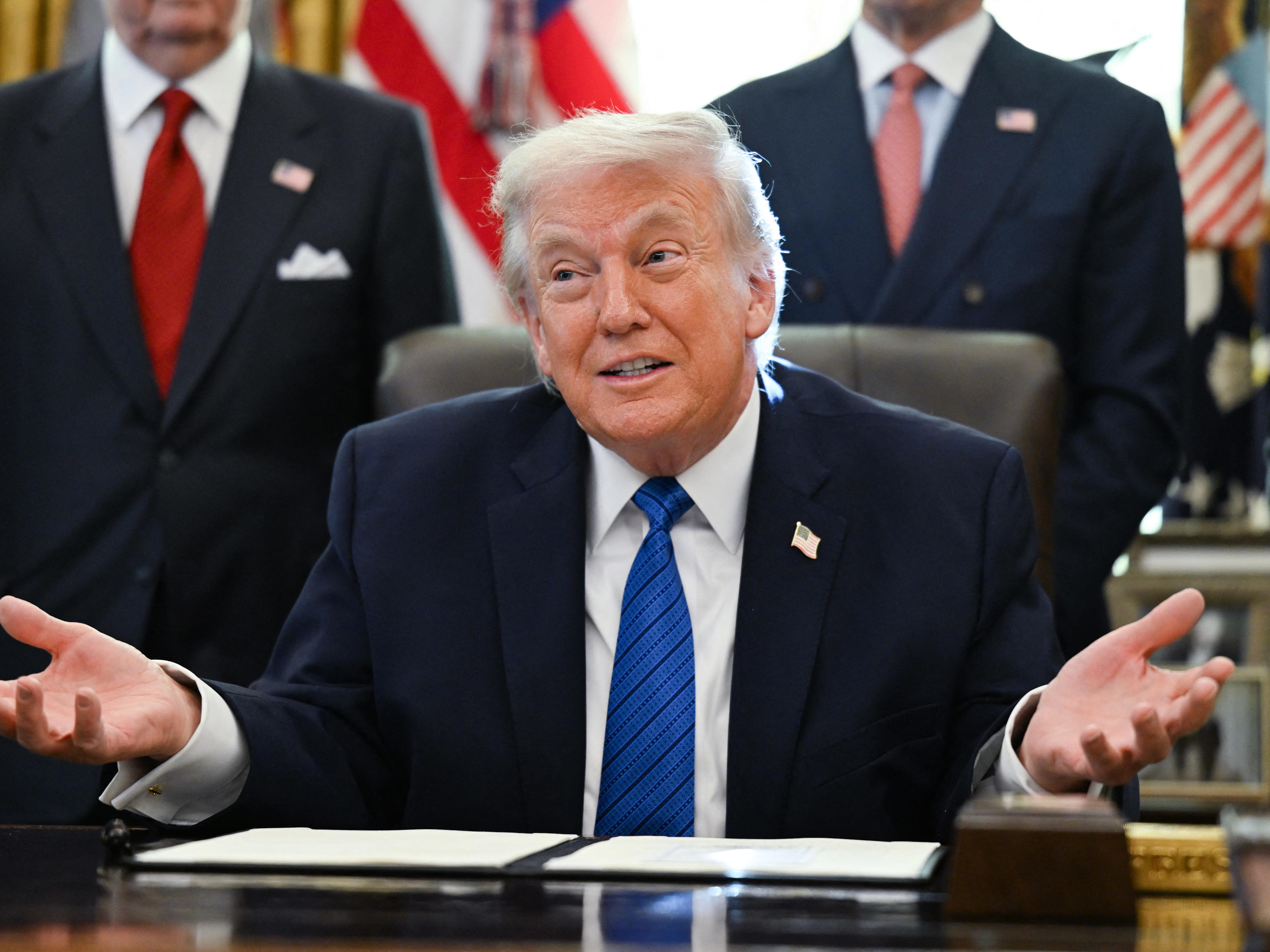 Trump says he's staying out of the fight between Netflix and Paramount ...