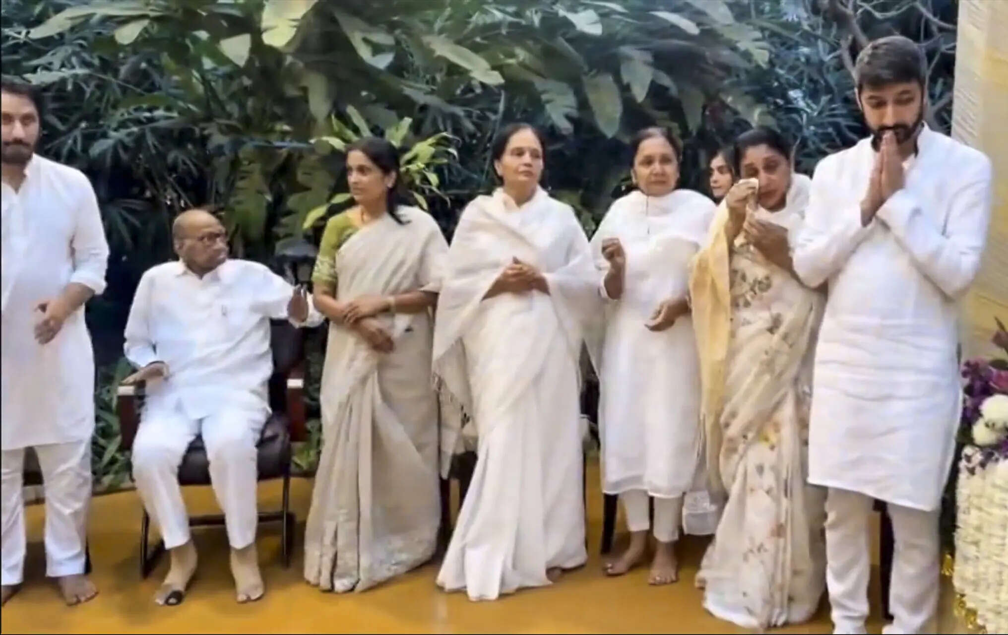 Pawar visits Sunetra at home, reignites reunification buzz