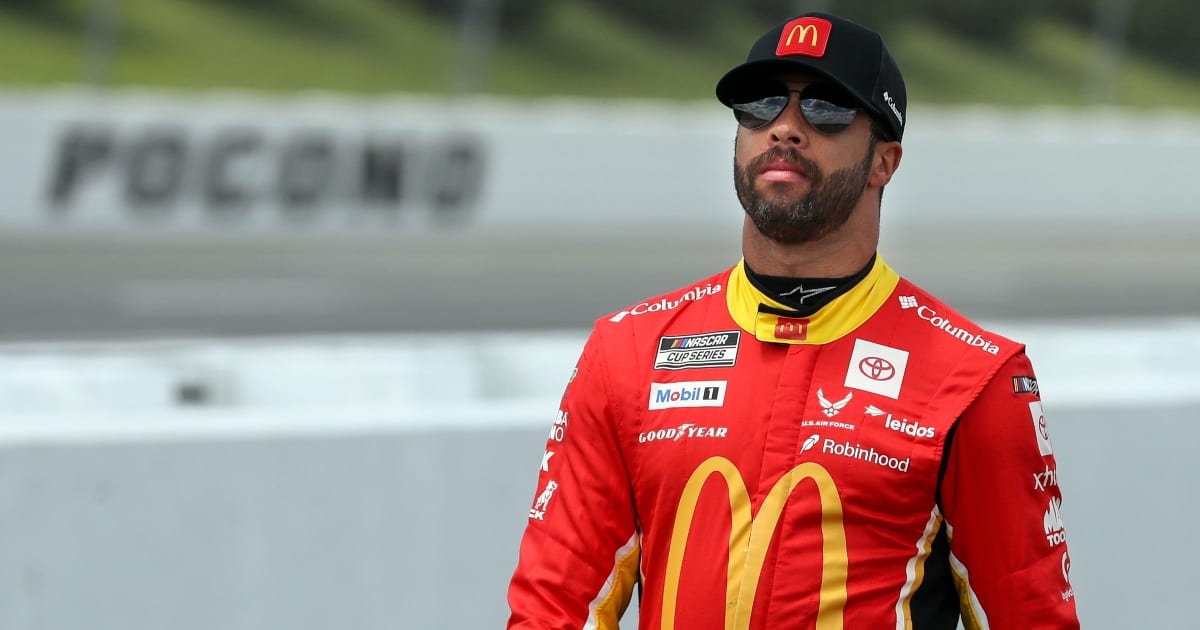 Bubba Wallace fumes at Daniel Suárez, both drivers exchange middle ...