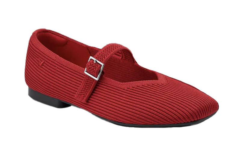 Oprah, Julia Roberts, and my teammates all wear this comfy shoe brand ...