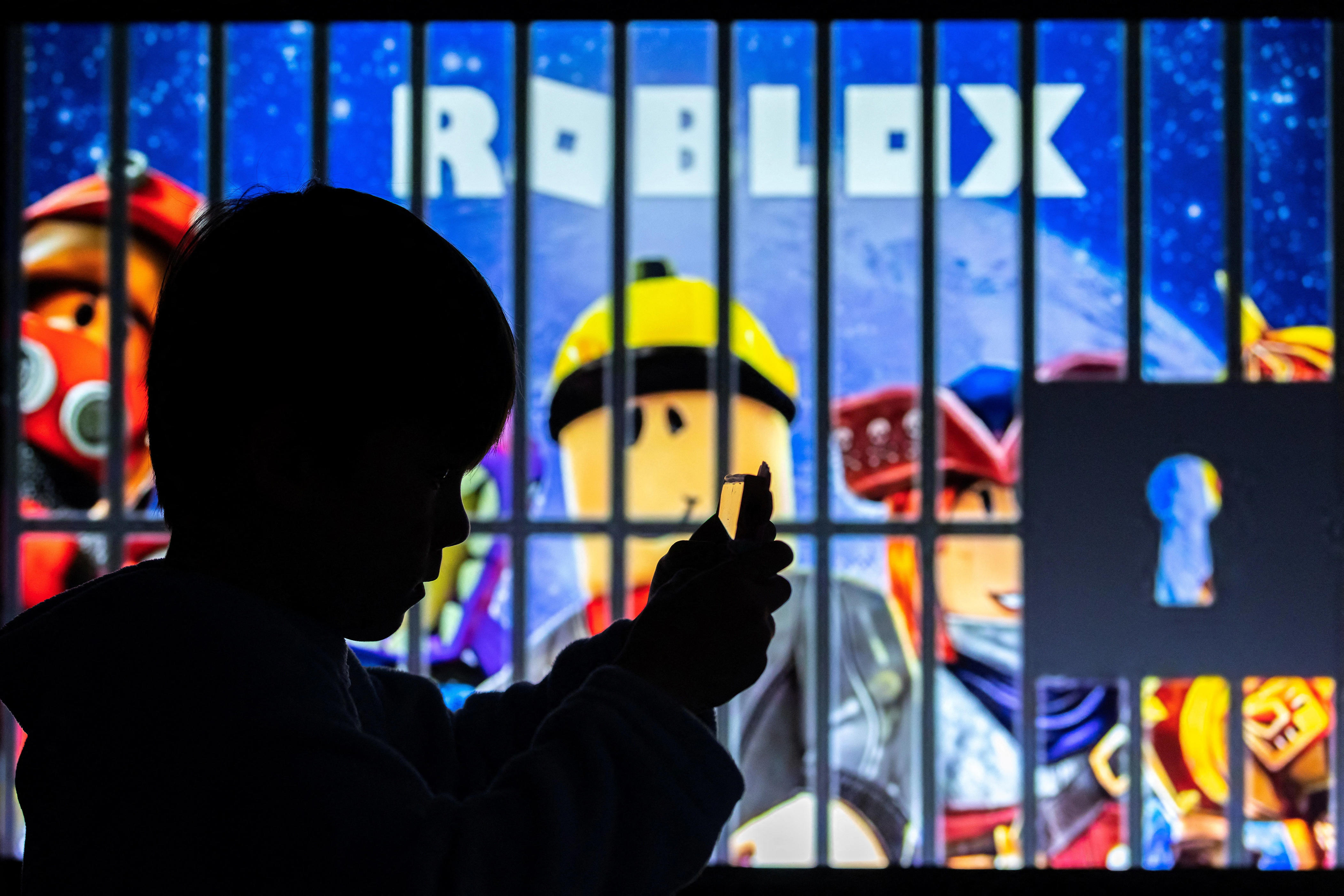Is Roblox safe? Man accused of abducting girls, Florida sued game site