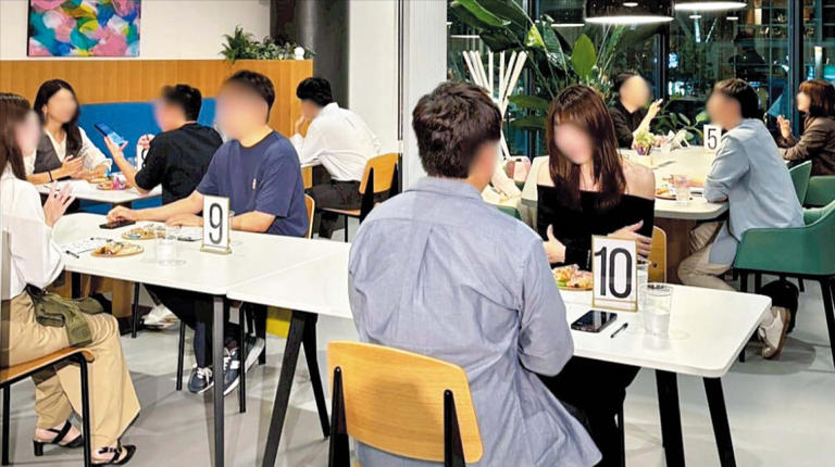 Korean youth turn abroad for love