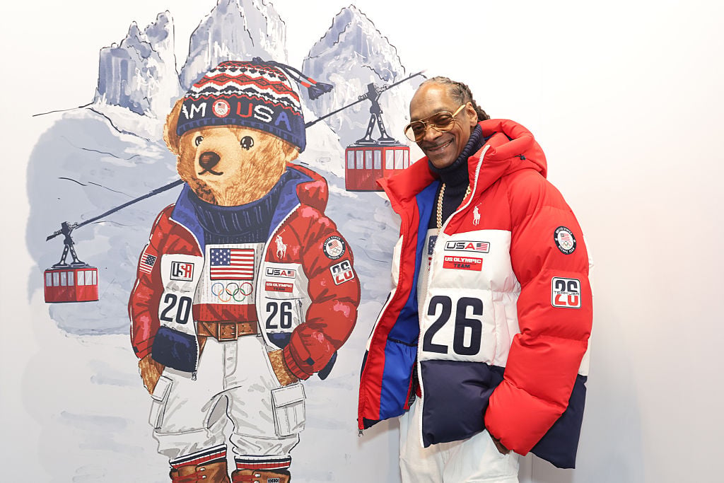 Snoop Dogg carries Olympic torch ahead of 2026 Winter Games in Italy