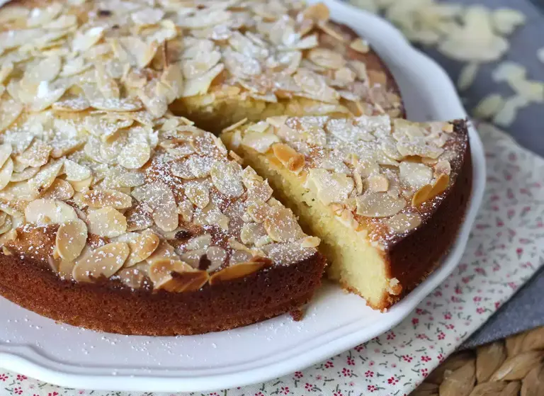 French amandier cake, the super soft almond cake