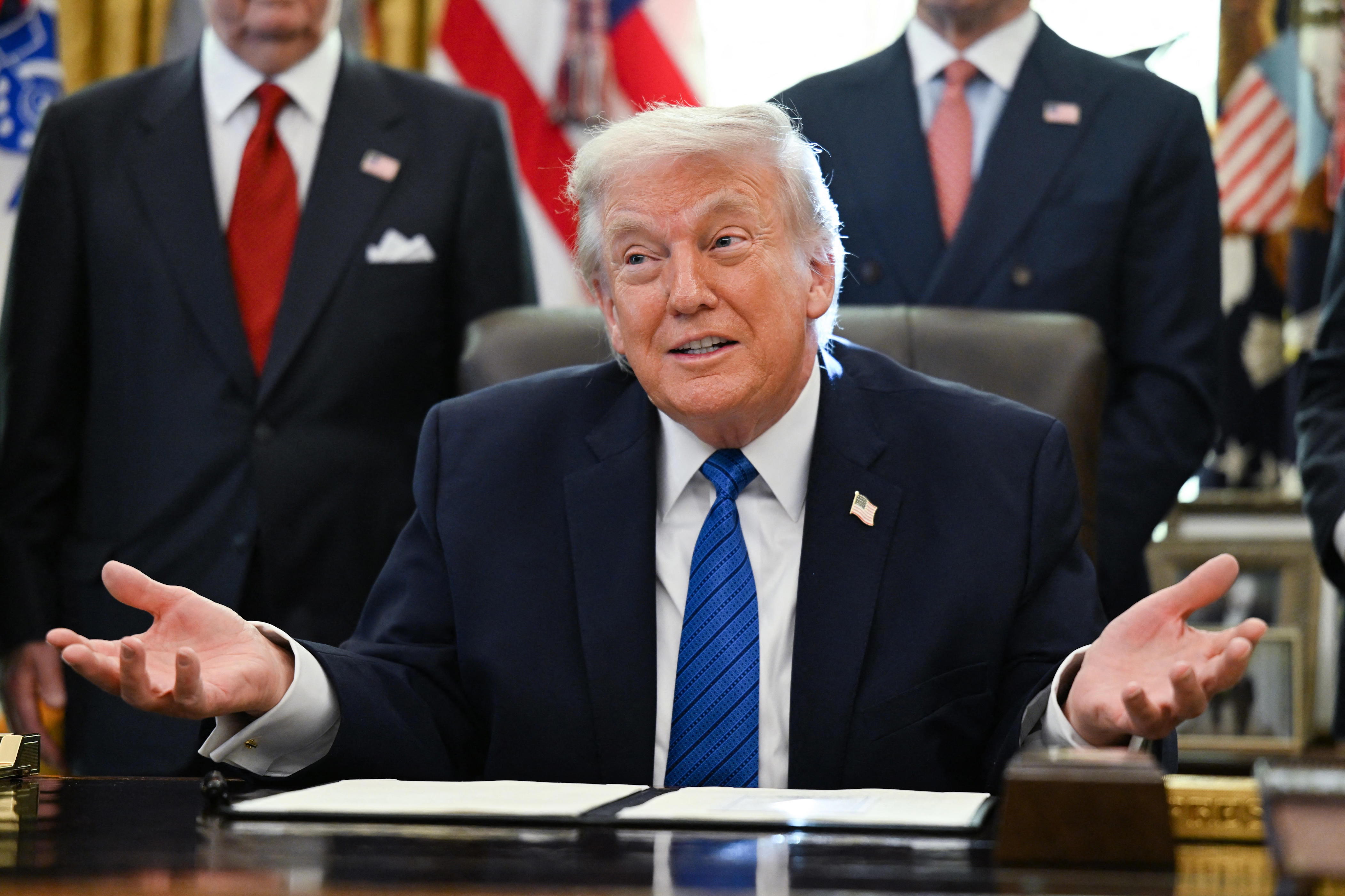 Trump says he's staying out of the fight between Netflix and Paramount ...