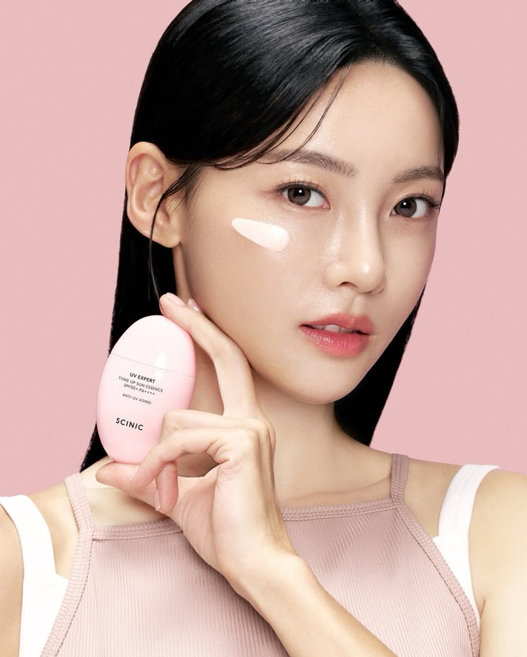 Single's Inferno's Kim Min-Gee is Korea's new it girl